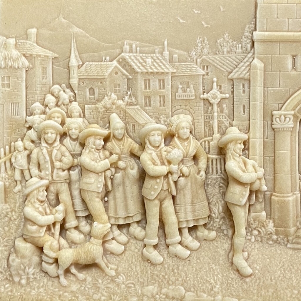 Bas-relief : origine et définition - Fontaines Pétrifiantes de Saint ...